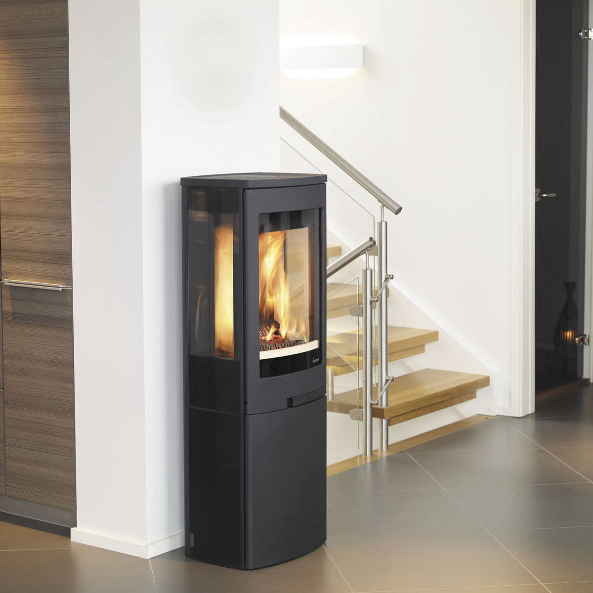 Valmiskaminad — Korstnad ja Kaminad